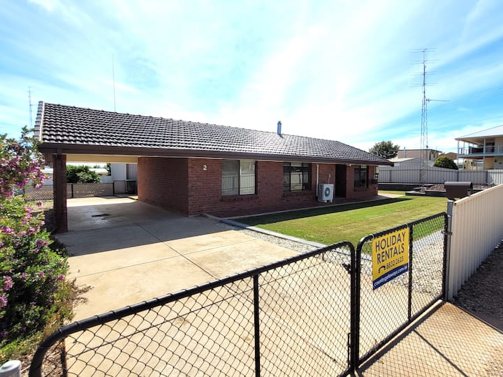 Lyndon Avenue - Moonta