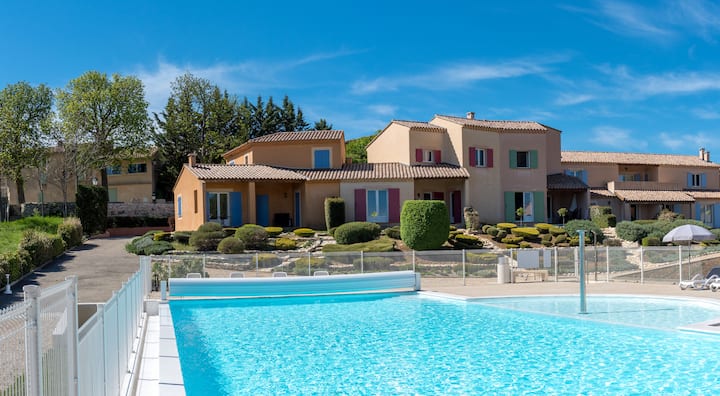 Villa 3 Chambres Duplex  Piscine ,à Cote De Sault - Sault