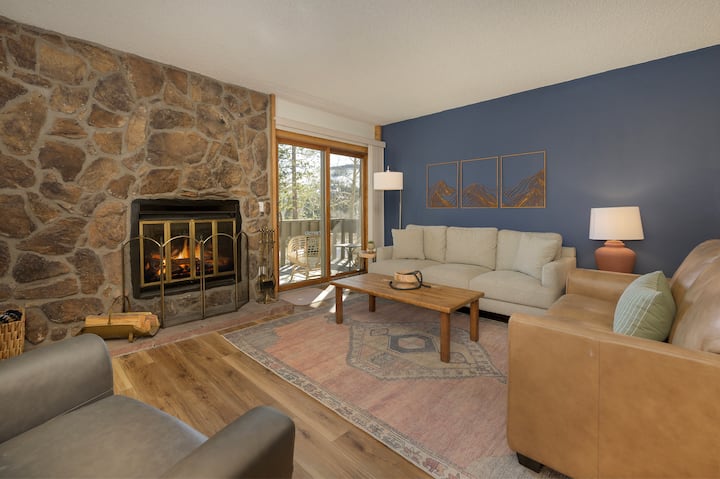 Winter Park 2bd/2ba•mountain Views•hot Tub•ski Bus - Winter Park, CO