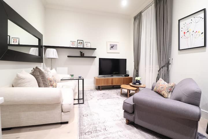 2 Bedroom Apartment In Chelsea - Chelsea