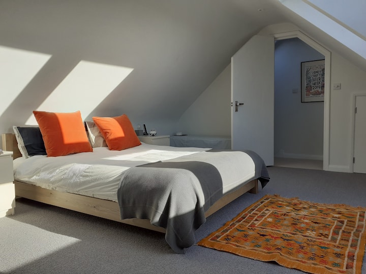 Contemporary Loft Living In Heart Of Old Bosham - Bosham