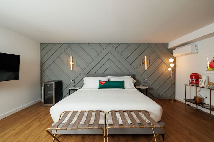 King Bed|ada Room|2m Ski Resort - New Marlborough, MA