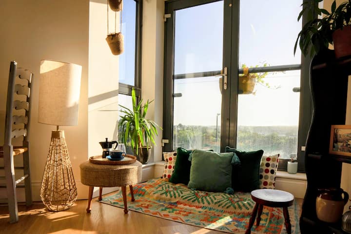 Spacious Bristol Flat With Lovely Views - Bristol