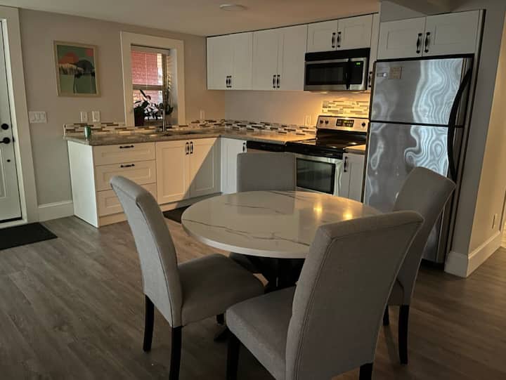 Lovely Suite Near Active Harbour And Waterfront - Nanaimo