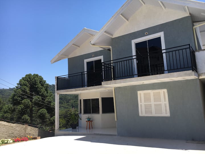 Casa Com Vista Deslumbrante - Campos do Jordão