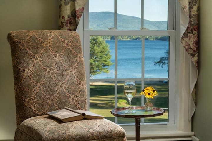 Inn At Pleasant Lake - Room 10 - New London, NH