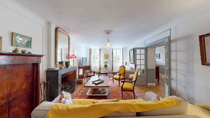 Chambre Dans Maison De Maître - Revel