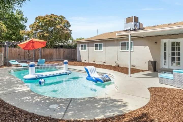 Clovis House |Pool |Bbq |4 Bed:2 Bath|2 Car Garage - Clovis, CA