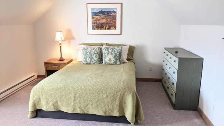 Carbondale Top Floor Rooms - Carbondale, CO