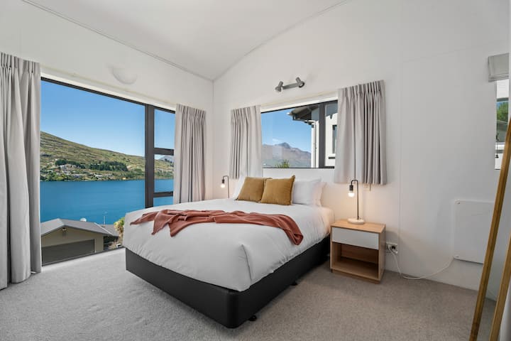 Spacious 3br + Grand Outdoor Deck & Panoramas - Arrowtown