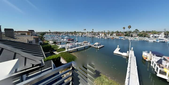 2bd/2ba East Village Beach Condo W/2 Parking Spots - Long Beach, CA