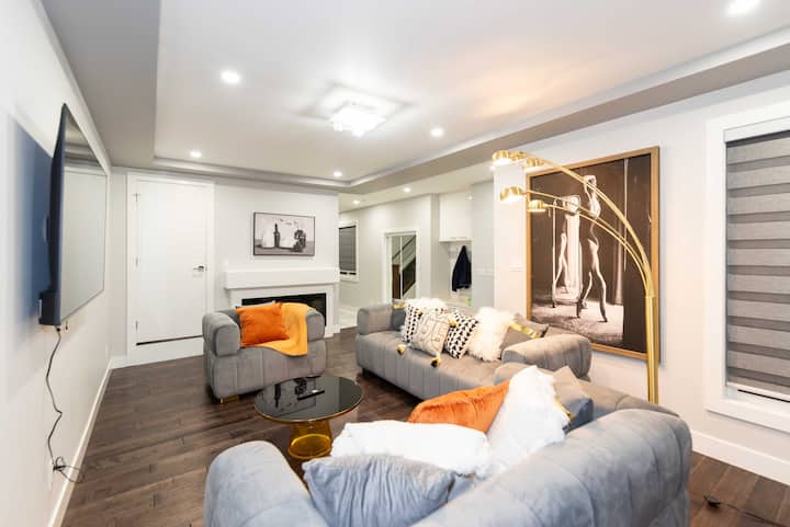 *Extremely Luxury House*best In Central Edmonton - Edmonton