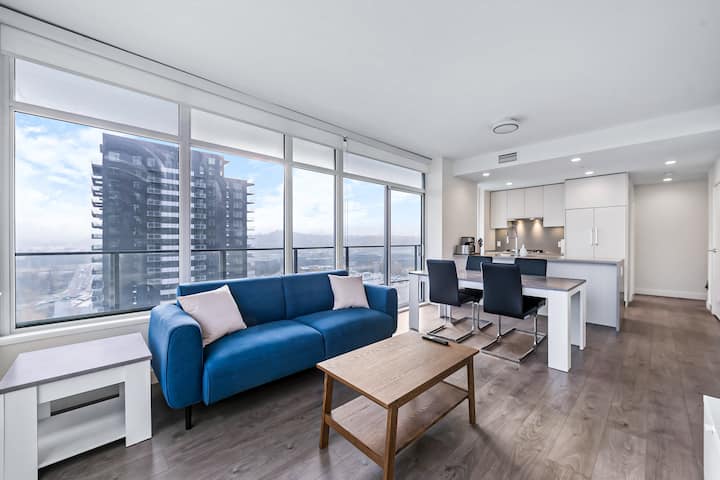 Elevated Living: Modern 2br Apartment | Brentwood - North Vancouver