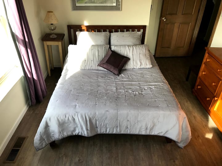 Idyllic Bed & Bath In North Valley Orchard Home - Corrales, NM