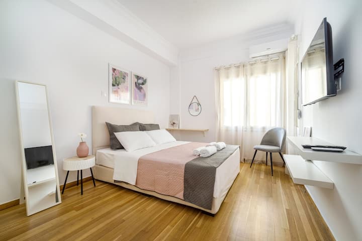 This Must Be The Place. - Atenas