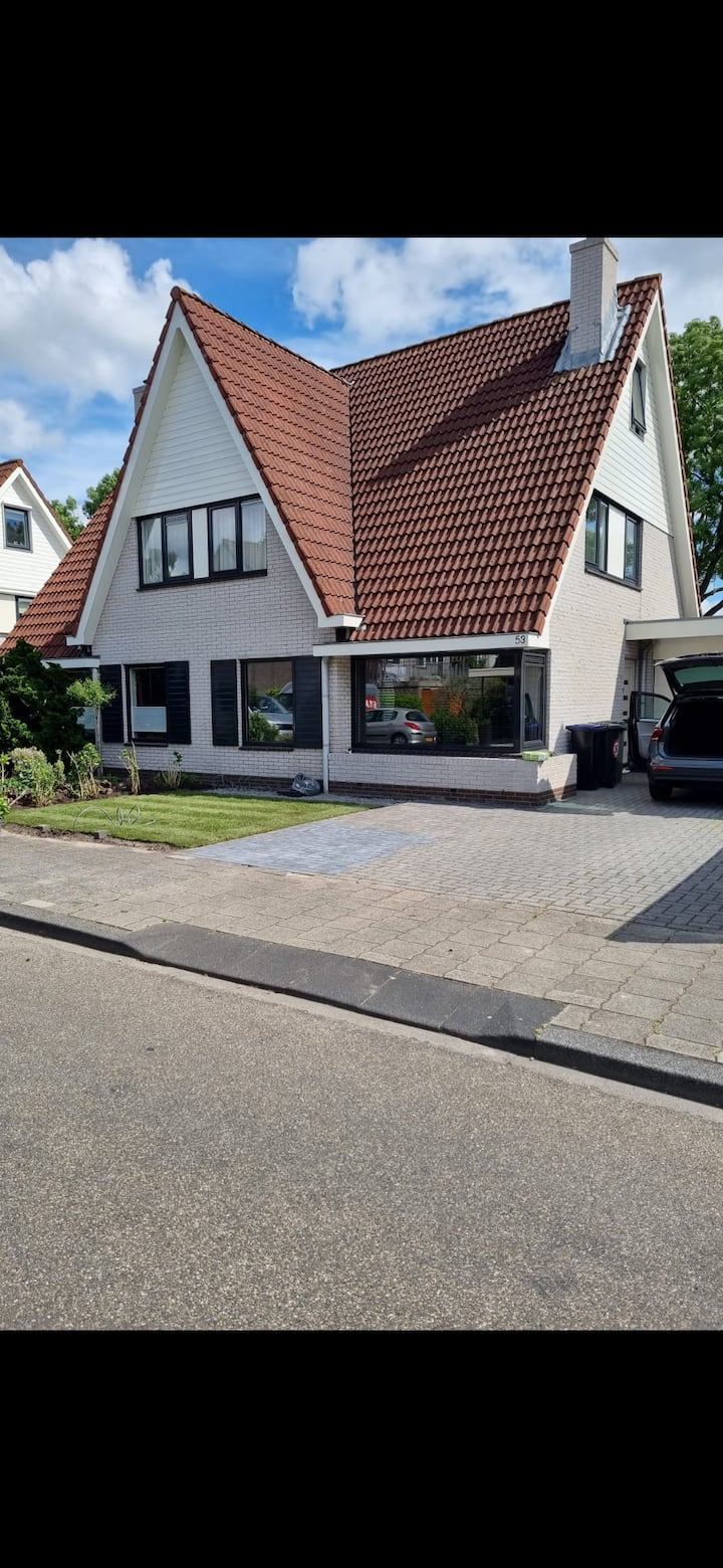Rust En Ruimte In Een Moderne Woning - Breukelen