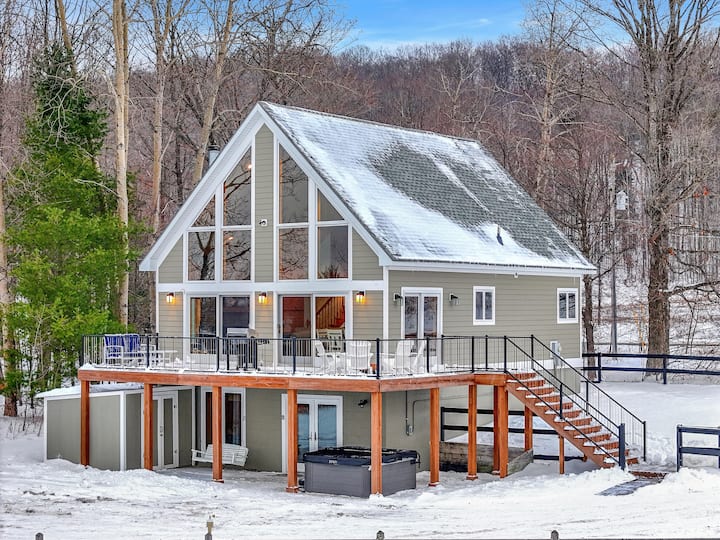 Mountain Cabin Overlook Boyne Near Nubs W/ Hot Tub - Harbor Springs, MI