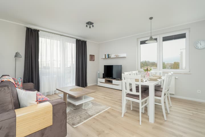 Ziębicka 14d | Apartment For 6 | Balcony | Parking - Poznań
