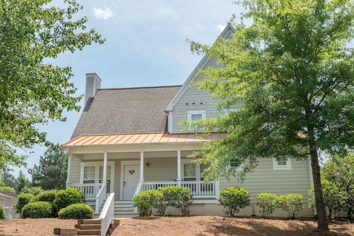 Lovely 3 Bed Cottage Sleeps 10 - Williamsburg, VA