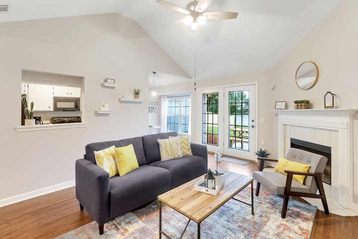 Lake Retreat Near Savannah - Pooler, GA