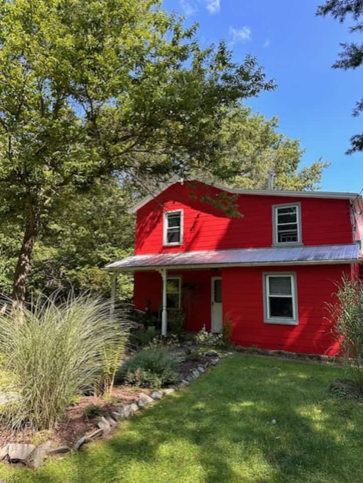 The Cardinal House - Los Cardinales - Narrowsburg, NY