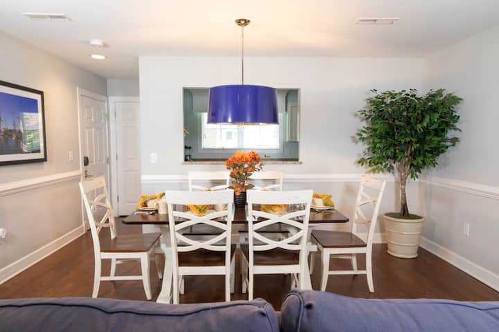 Lovely 4 Bedroom 4.5 Bath Estate - Yorktown, VA