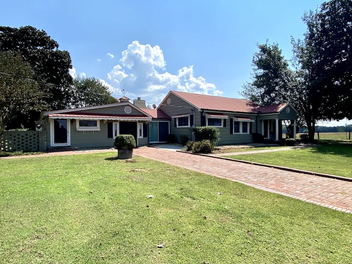 Near Clemson University And Lake Hartwell - Clemson, SC