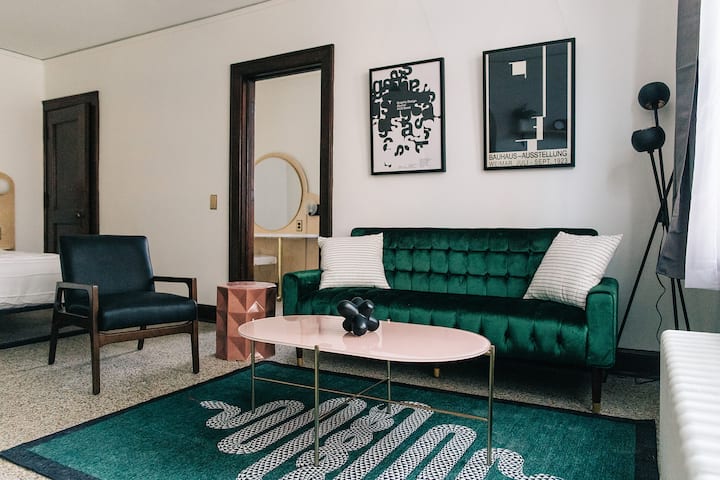 Downtown Historic Studio. Unit E. - Madison, WI