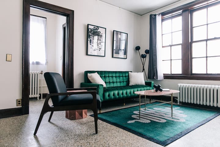 Downtown Historic Studio. Unit E. - Madison, WI