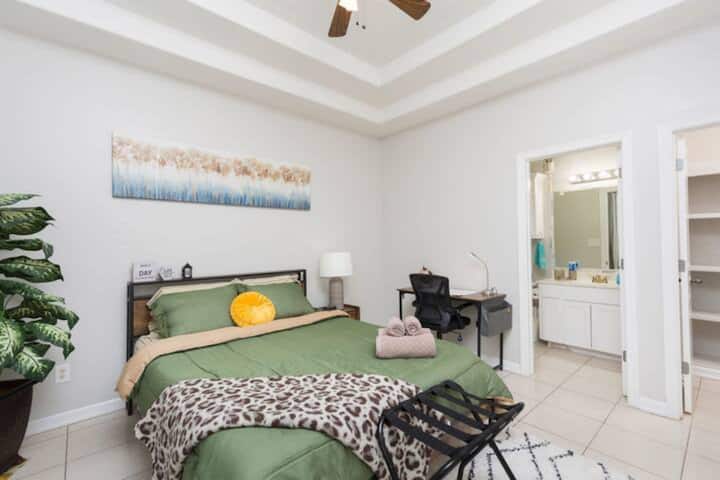 Charming 1 Bedroom Retreat! - 에덴부르그