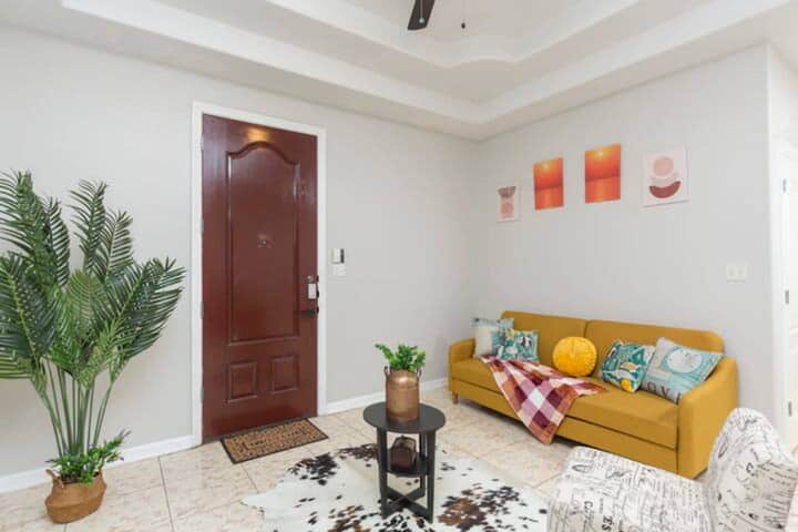 Urban Elegance Private/gated 1br - 麥卡倫