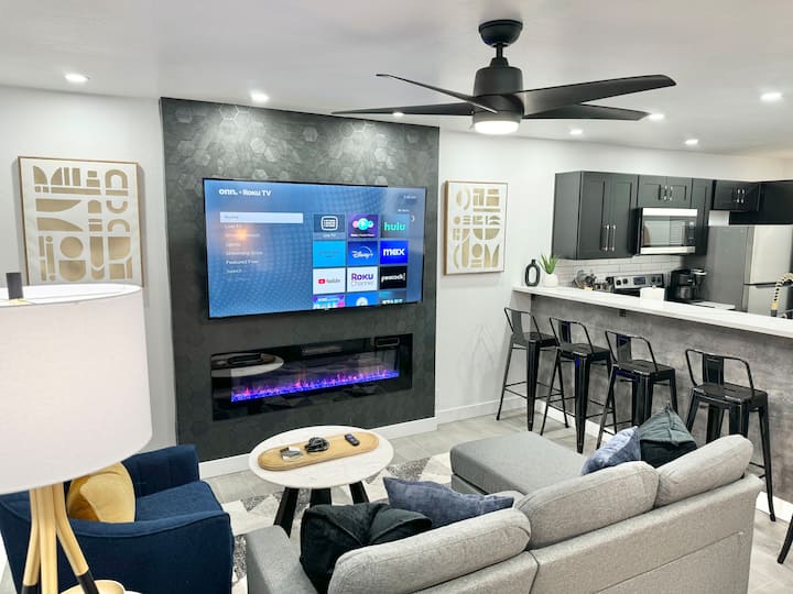 City Escape (B) 2br/1ba | Backyard + Free Parking - Flagstaff, AZ