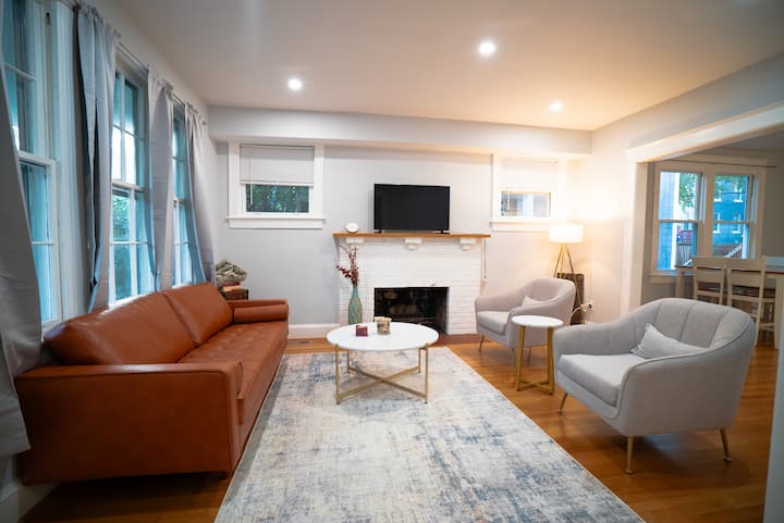 Newly Renovated In Nw Dc - Sleeps 16! - Silver Spring, MD