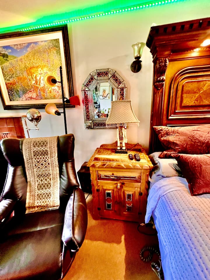 Sleeps Up To 5, Near Town Affordable - Santa Fe, NM