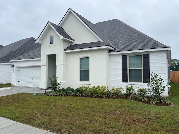 Luxurious 4 Br Home Full Of Art, Close To It All! - 巴頓魯治