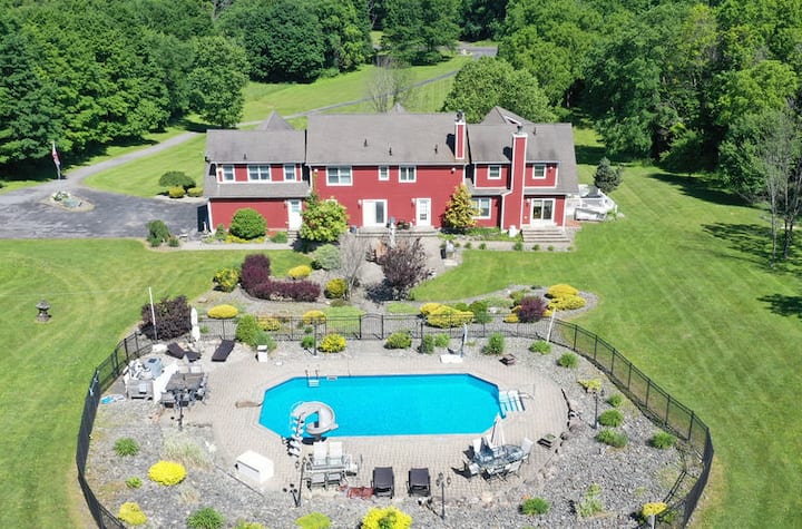 Estate With Pool On 11 Beautiful Acres - Washingtonville, NY