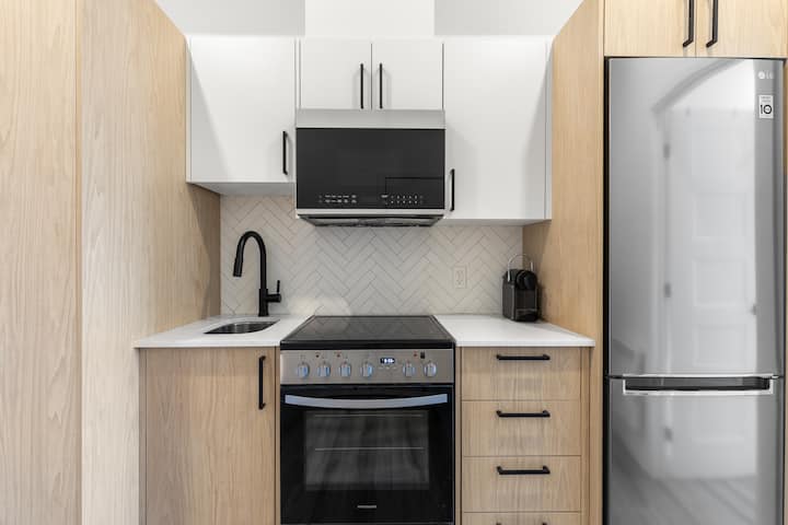 The Nook – Cozy Stay With Dedicated Office - Montreal