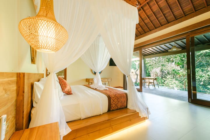Varendra Villa Ubud With Cliff View - 우부드