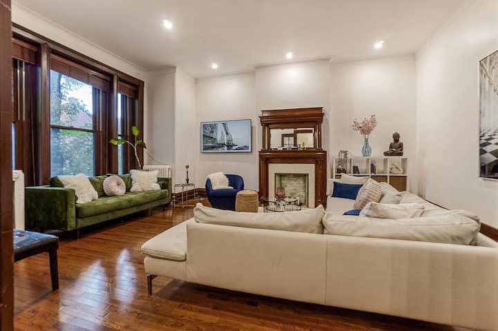 Big Victorian Home 5min-downtown - Montreal