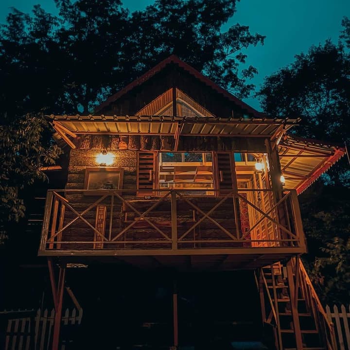 Boutique 4 Bedroom Tree House In Tiger Falls - Chakrata