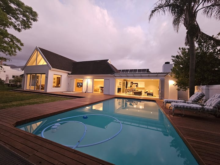 Modern Family Home In The Heart Of Stellenbosch - Stellenbosch