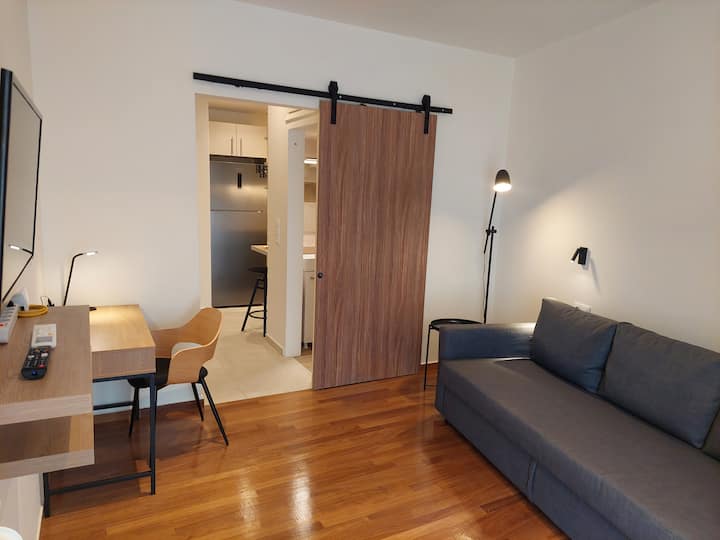 Cozy, Sunbathed, 30m2 Apartment - Atenas