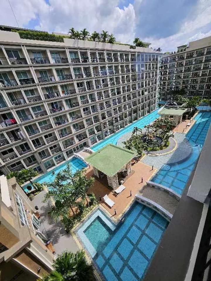 Dusit Grand Park 2 Pool, Gym, Sauna. - Pattaya