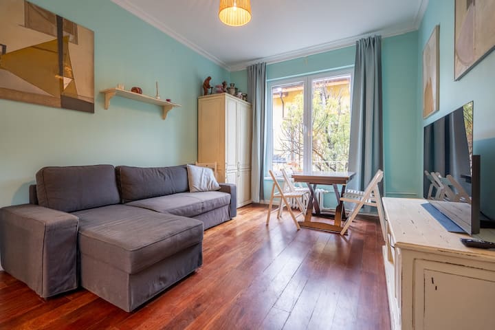 Vintage And Stylish Central 2bdrm Apt. - Sofia Airport (SOF)