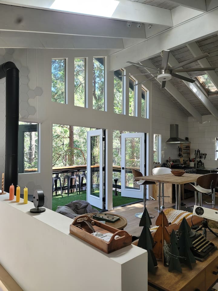 Cresta Cabin: Close To Lake Arrowhead - Crestline, CA