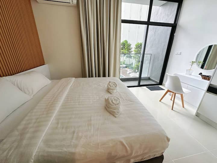 Promo! New Seaside Pool View Suites @ City Centre - Kota Kinabalu