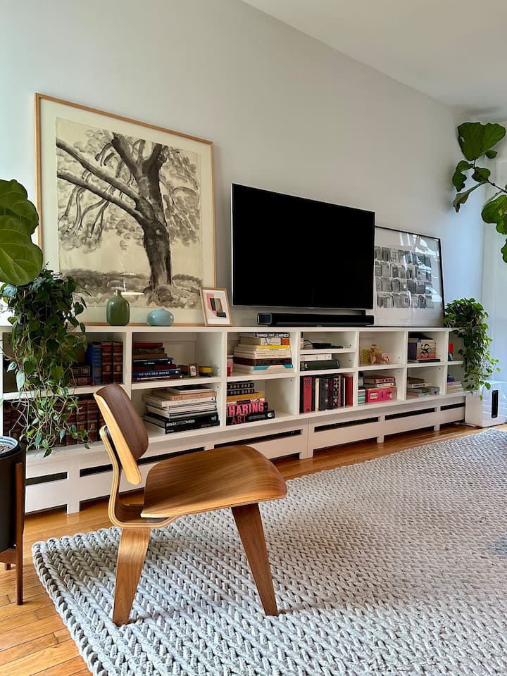 Cozy & Modern Victorian In Buffalo - Buffalo, NY