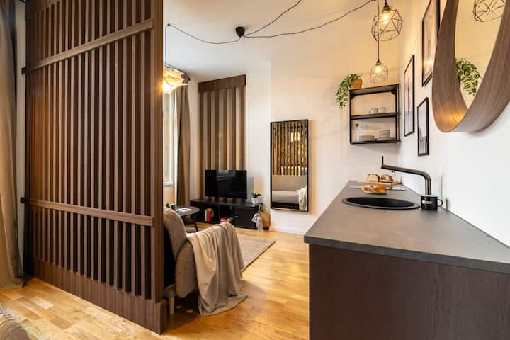 Brand New Designer Studio In Hip Area - Praga