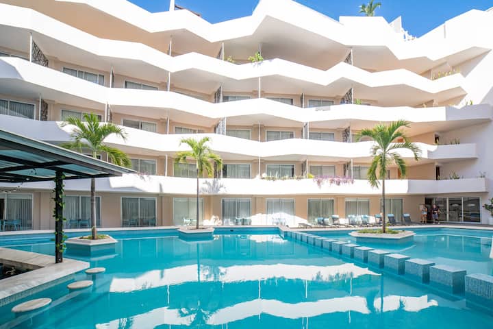 Luxury 1br With Incredible Terrace Facing The Pool - Playa del Carmen