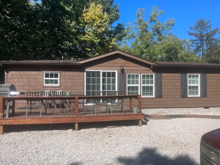 Peak Of Perfection Cabin 11 Linens Provided
Pool - Put-in-Bay, OH